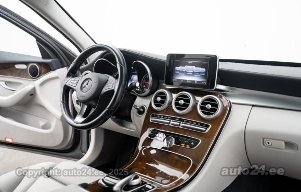 Grey Mercedes-Benz C-Class 2015 in Tallinn, with an engine capacity of 2.10 L and mileage of 260 thousand km for 11999 €, photo 11 on AUTOMOTO.COM.LV