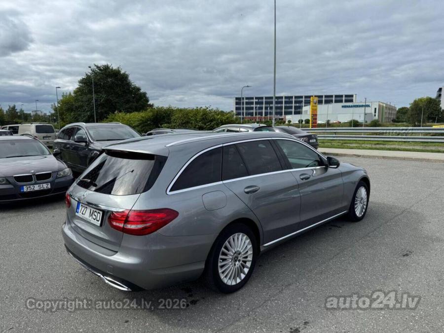 Grey Mercedes-Benz C-Class 2015 in Tallinn, with an engine capacity of 2.10 L and mileage of 240 thousand km for 14000 €, photo 4 on AUTOMOTO.COM.LV