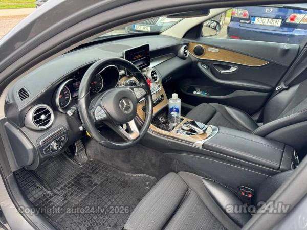 Grey Mercedes-Benz C-Class 2015 in Tallinn, with an engine capacity of 2.10 L and mileage of 240 thousand km for 14000 €, photo 8 on AUTOMOTO.COM.LV