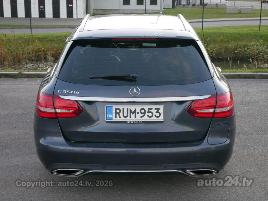 Pelēks Mercedes-Benz C-Class 2015 Tallina, ar dzinēja tilpumu 2.00 L un nobraukumu 130 tūkst. km par 18499 €, foto 6 vietnē AUTOMOTO.COM.LV
