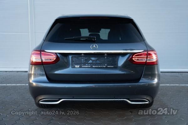 Pelēks Mercedes-Benz C-Class 2015 Tartu, ar dzinēja tilpumu 2.10 L un nobraukumu 249 tūkst. km par 14299 €, foto 5 vietnē AUTOMOTO.COM.LV