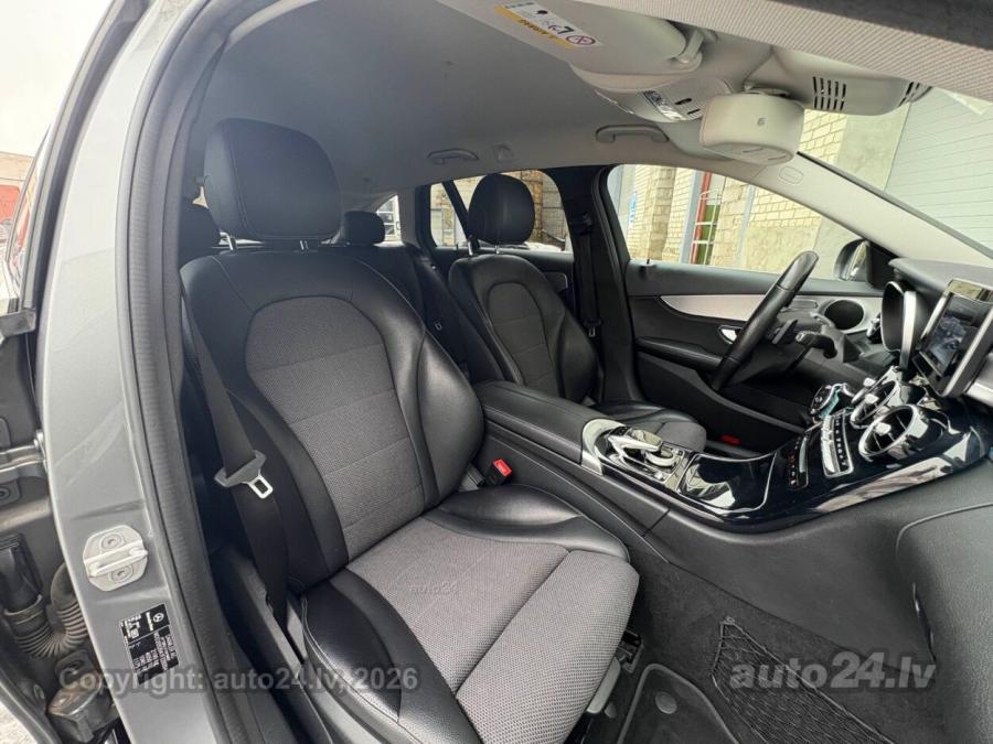 Grey Mercedes-Benz C-Class 2015 in Paide, with an engine capacity of 2.10 L and mileage of 274 thousand km for 11900 €, photo 12 on AUTOMOTO.COM.LV