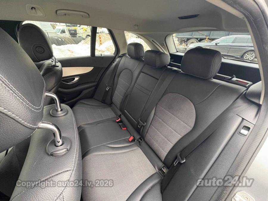 Grey Mercedes-Benz C-Class 2015 in Paide, with an engine capacity of 2.10 L and mileage of 274 thousand km for 11900 €, photo 19 on AUTOMOTO.COM.LV