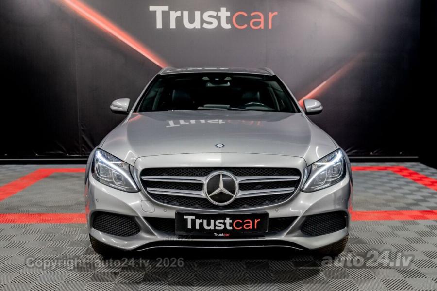 Pelēks Mercedes-Benz C-Class 2015 Pērnava, ar dzinēja tilpumu 1.60 L un nobraukumu 352 tūkst. km par 9900 €, foto 2 vietnē AUTOMOTO.COM.LV