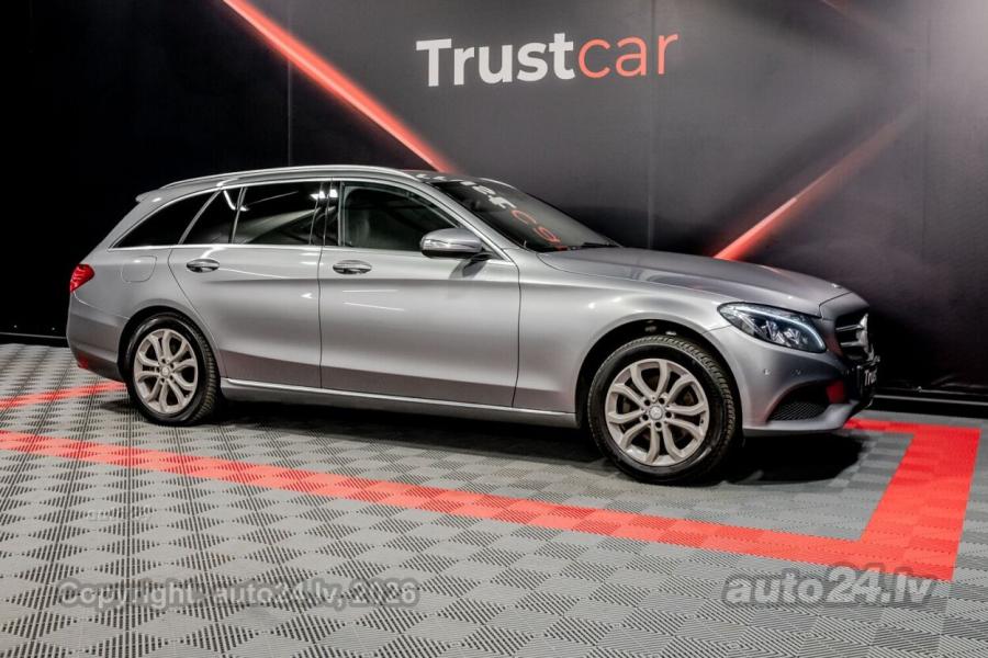 Pelēks Mercedes-Benz C-Class 2015 Pērnava, ar dzinēja tilpumu 1.60 L un nobraukumu 352 tūkst. km par 9900 €, foto 5 vietnē AUTOMOTO.COM.LV