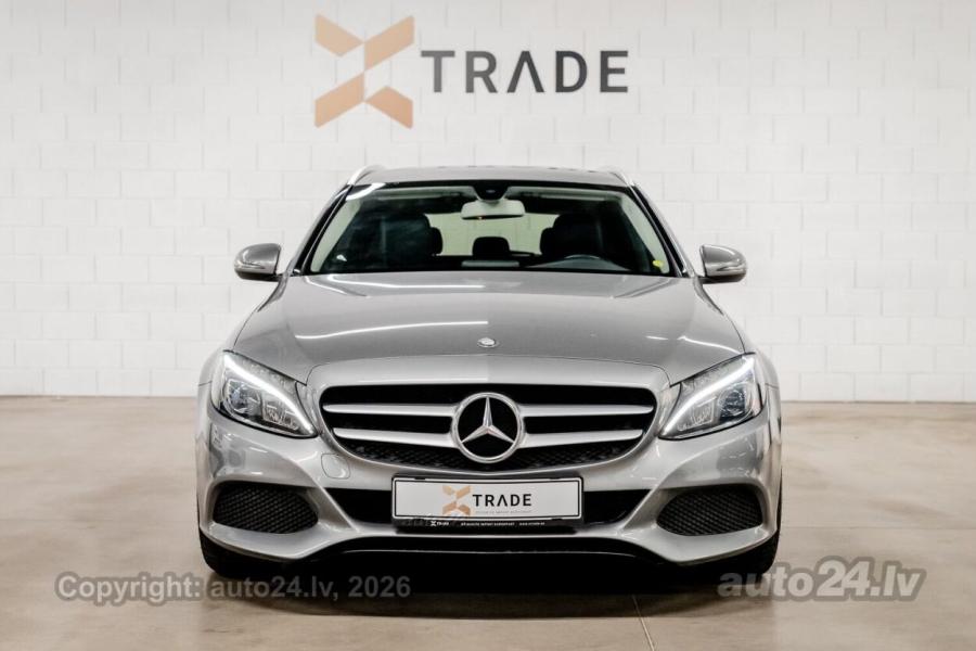 Grey Mercedes-Benz C-Class 2015 in Parnu, with an engine capacity of 2.10 L and mileage of 236 thousand km for 10990 €, photo 3 on AUTOMOTO.COM.LV