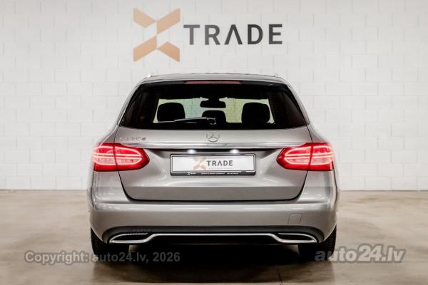 Pelēks Mercedes-Benz C-Class 2015 Pērnava, ar dzinēja tilpumu 2.10 L un nobraukumu 236 tūkst. km par 10990 €, foto 4 vietnē AUTOMOTO.COM.LV