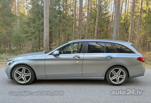 Grey Mercedes-Benz C-Class 2015 in Tartu, with an engine capacity of 2.10 L and mileage of 240 thousand km for 13700 €, photo 4 on AUTOMOTO.COM.LV