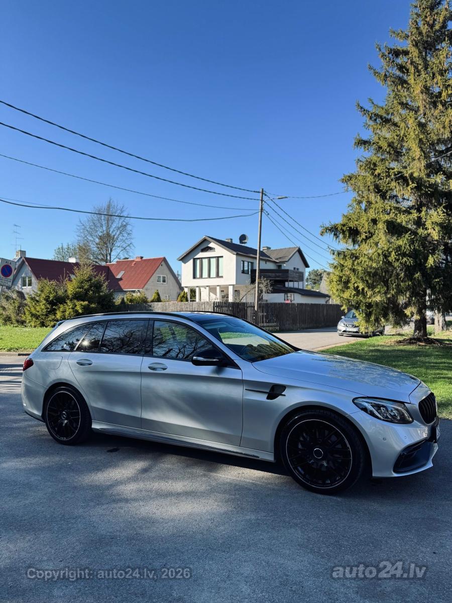Pelēks Mercedes-Benz C-Class 2015 Tallina, ar dzinēja tilpumu 2.10 L un nobraukumu 191 tūkst. km par 12900 €, foto 4 vietnē AUTOMOTO.COM.LV