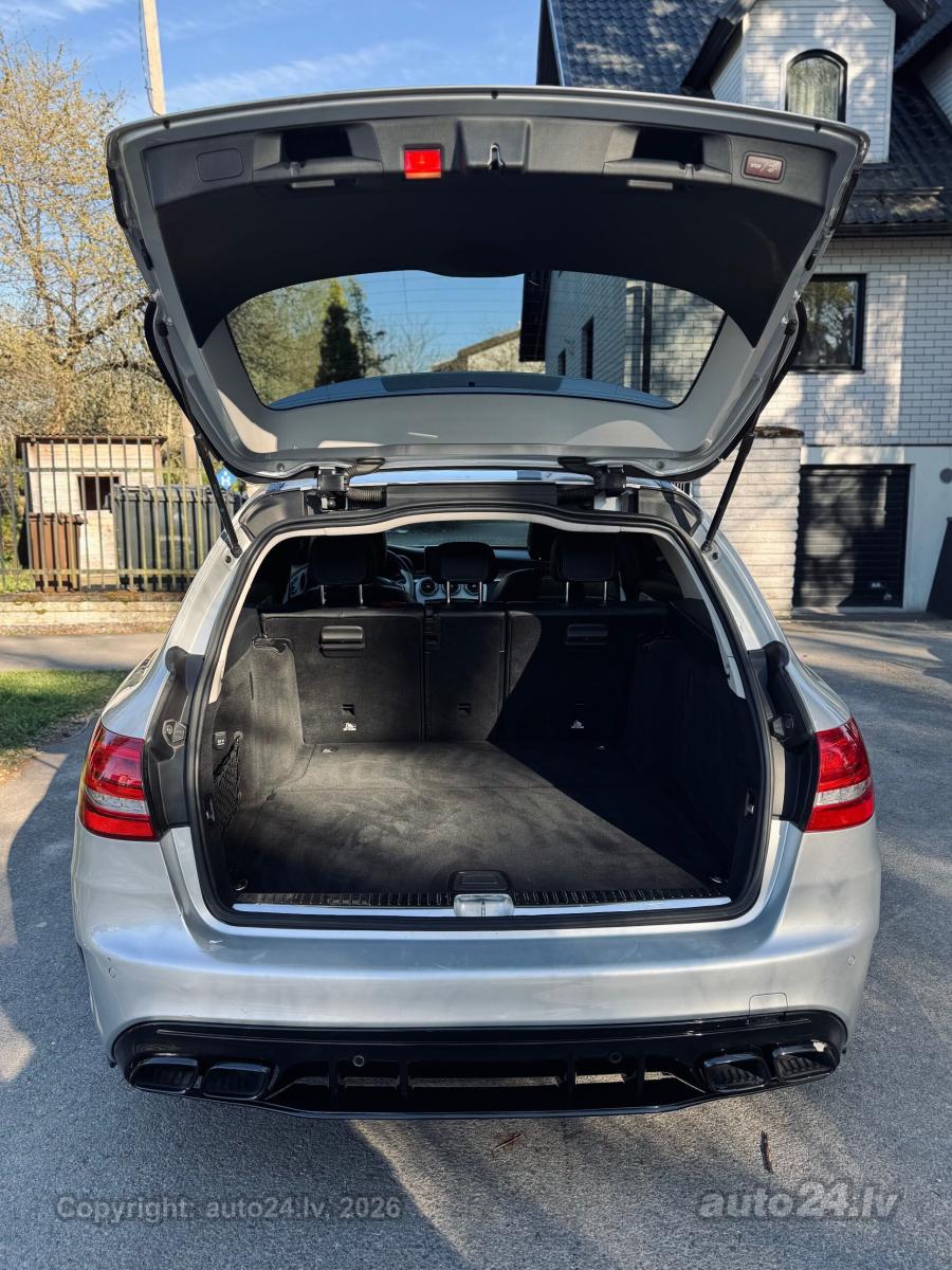 Pelēks Mercedes-Benz C-Class 2015 Tallina, ar dzinēja tilpumu 2.10 L un nobraukumu 191 tūkst. km par 12900 €, foto 8 vietnē AUTOMOTO.COM.LV