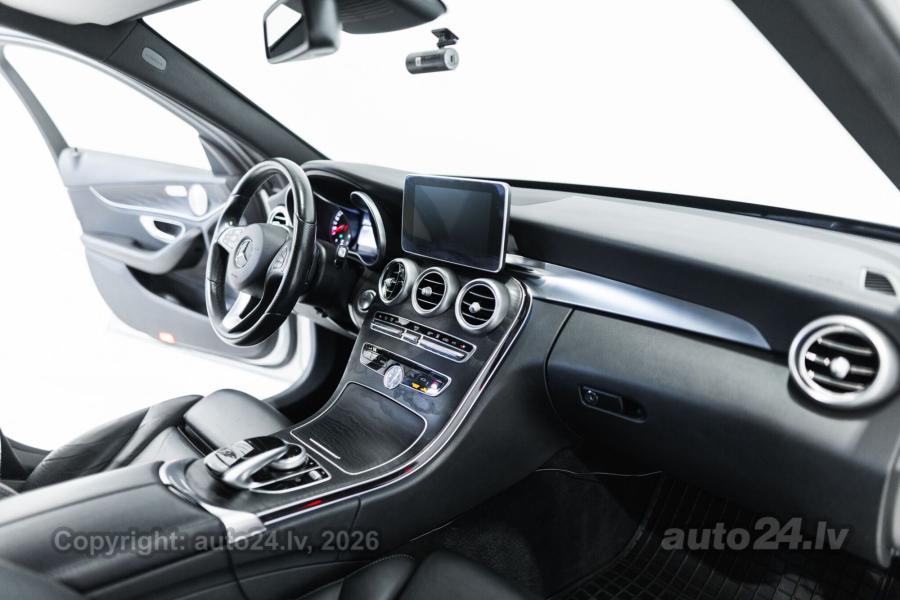 Pelēks Mercedes-Benz C-Class 2015 Tallina, ar dzinēja tilpumu 2.00 L un nobraukumu 245 tūkst. km par 8990 €, foto 16 vietnē AUTOMOTO.COM.LV