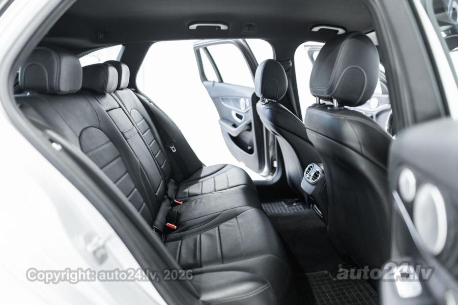 Pelēks Mercedes-Benz C-Class 2015 Tallina, ar dzinēja tilpumu 2.00 L un nobraukumu 245 tūkst. km par 8990 €, foto 19 vietnē AUTOMOTO.COM.LV