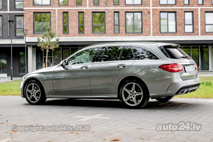 Grey Mercedes-Benz C-Class 2015 in Parnu, with an engine capacity of 2.10 L and mileage of 314 thousand km for 11990 €, photo 7 on AUTOMOTO.COM.LV