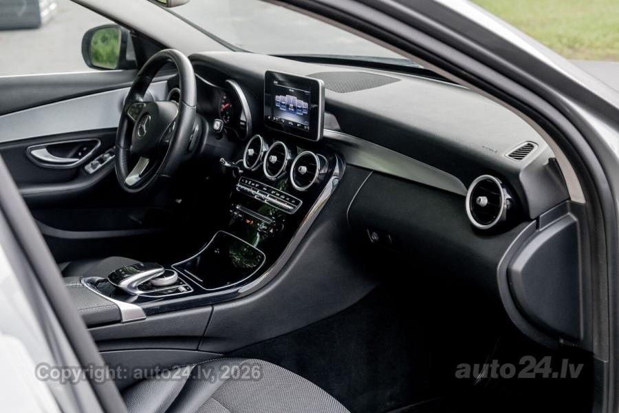 Grey Mercedes-Benz C-Class 2015 in Parnu, with an engine capacity of 2.10 L and mileage of 314 thousand km for 11990 €, photo 15 on AUTOMOTO.COM.LV