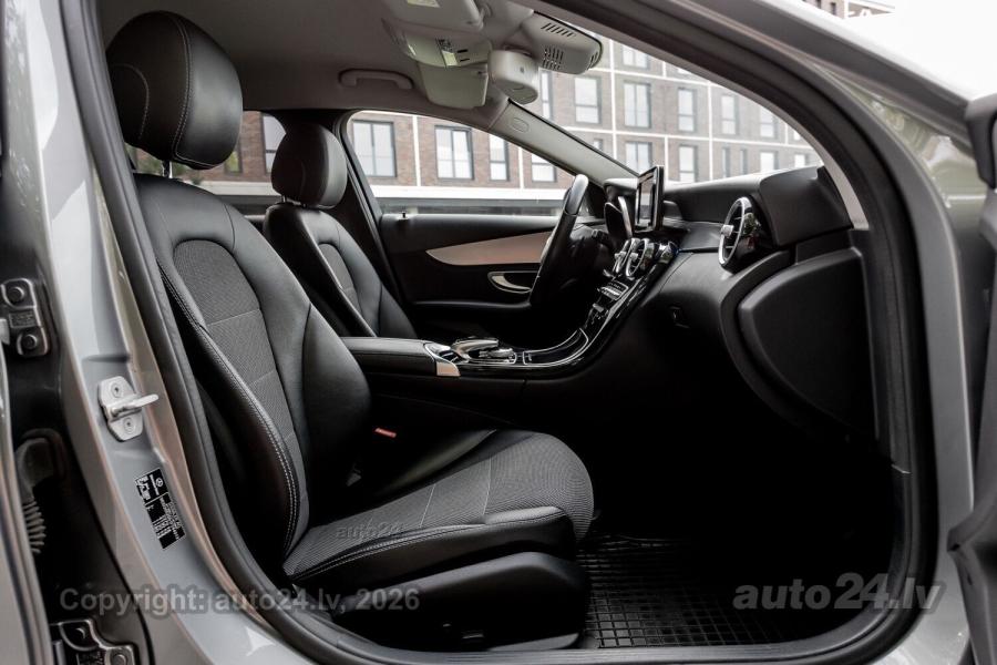 Grey Mercedes-Benz C-Class 2015 in Parnu, with an engine capacity of 2.10 L and mileage of 314 thousand km for 11990 €, photo 22 on AUTOMOTO.COM.LV