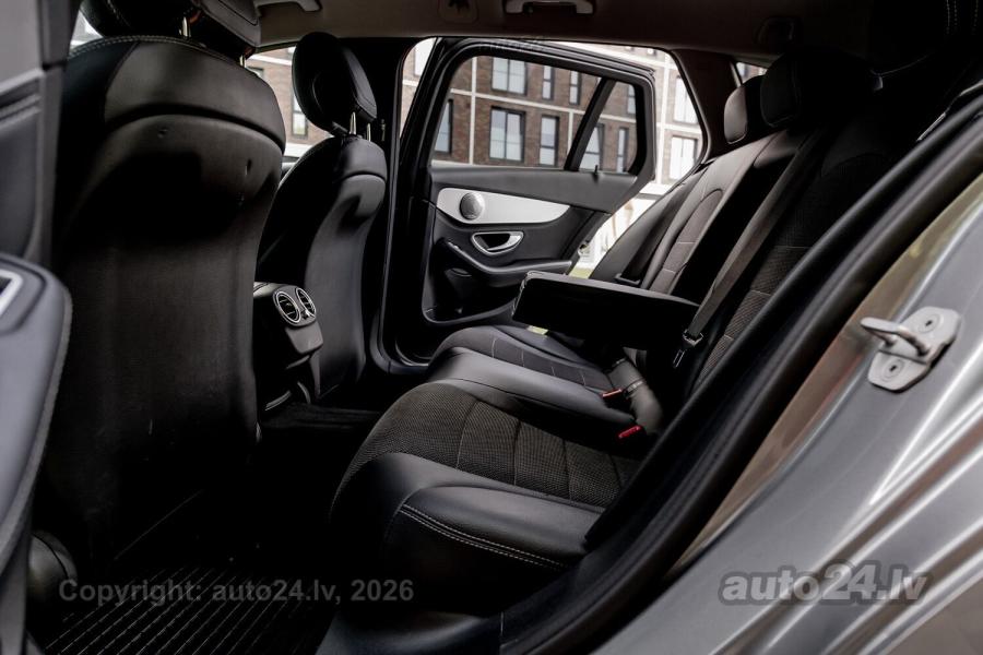 Grey Mercedes-Benz C-Class 2015 in Parnu, with an engine capacity of 2.10 L and mileage of 314 thousand km for 11990 €, photo 24 on AUTOMOTO.COM.LV