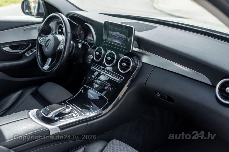 Pelēks Mercedes-Benz C-Class 2015 Tallina, ar dzinēja tilpumu 2.00 L un nobraukumu 290 tūkst. km par 9000 €, foto 12 vietnē AUTOMOTO.COM.LV