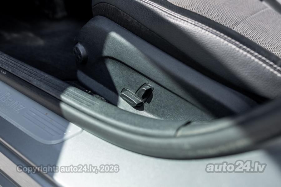 Pelēks Mercedes-Benz C-Class 2015 Tallina, ar dzinēja tilpumu 2.00 L un nobraukumu 290 tūkst. km par 9000 €, foto 16 vietnē AUTOMOTO.COM.LV
