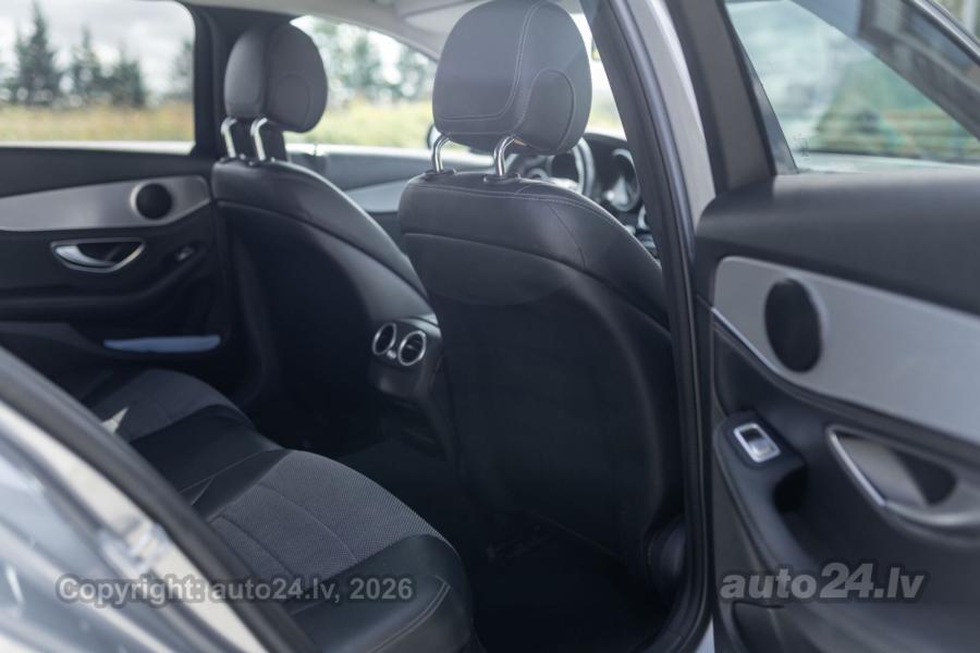 Pelēks Mercedes-Benz C-Class 2015 Tallina, ar dzinēja tilpumu 2.00 L un nobraukumu 290 tūkst. km par 9000 €, foto 24 vietnē AUTOMOTO.COM.LV