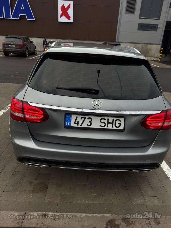 Pelēks Mercedes-Benz C-Class 2015 Tallina, ar dzinēja tilpumu 1.60 L un nobraukumu 252 tūkst. km par 10000 €, foto 5 vietnē AUTOMOTO.COM.LV