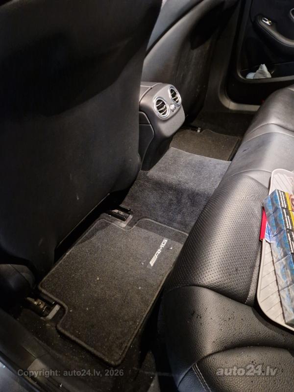 Pelēks Mercedes-Benz C-Class 2015 Tallina, ar dzinēja tilpumu 1.60 L un nobraukumu 252 tūkst. km par 10000 €, foto 8 vietnē AUTOMOTO.COM.LV