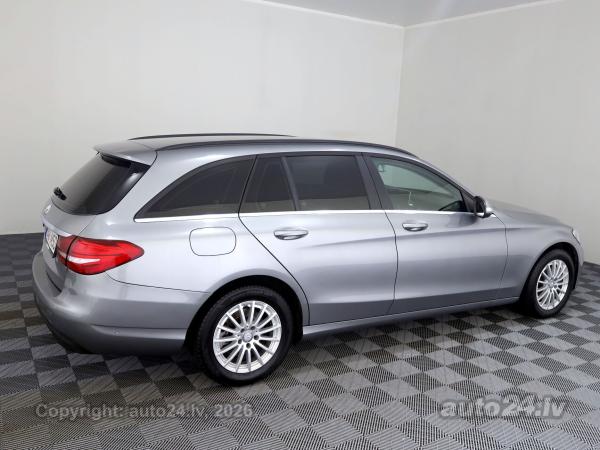 Grey Mercedes-Benz C-Class 2015 in Tallinn, with an engine capacity of 1.60 L and mileage of 295 thousand km for 6999 €, photo 4 on AUTOMOTO.COM.LV