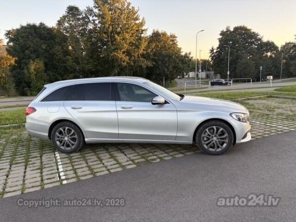 Grey Mercedes-Benz C-Class 2015 in Tallinn, with an engine capacity of 2.10 L and mileage of 317 thousand km for 15000 €, photo 4 on AUTOMOTO.COM.LV