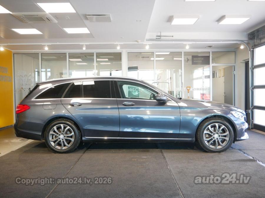 Grey Mercedes-Benz C-Class 2016 in Tallinn, with an engine capacity of 2.10 L and mileage of 307 thousand km for 12990 €, photo 2 on AUTOMOTO.COM.LV