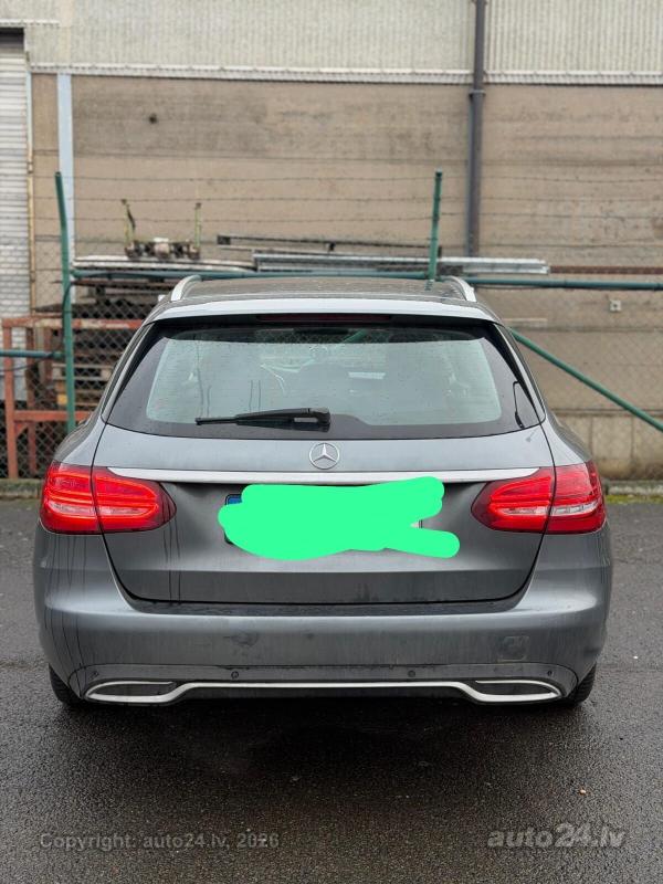 Grey Mercedes-Benz C-Class 2016 in Riga, with an engine capacity of 2.20 L and mileage of 300 thousand km for 13000 €, photo 2 on AUTOMOTO.COM.LV