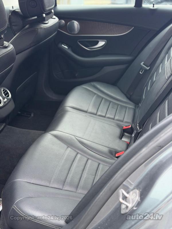 Grey Mercedes-Benz C-Class 2016 in Riga, with an engine capacity of 2.20 L and mileage of 300 thousand km for 13000 €, photo 7 on AUTOMOTO.COM.LV