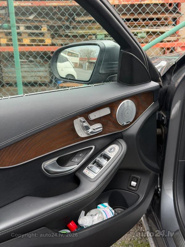 Grey Mercedes-Benz C-Class 2016 in Riga, with an engine capacity of 2.20 L and mileage of 300 thousand km for 13000 €, photo 9 on AUTOMOTO.COM.LV