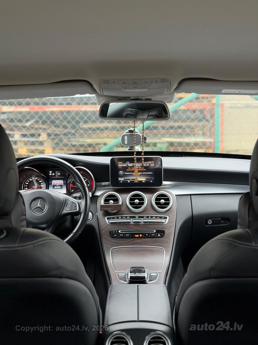 Pelēks Mercedes-Benz C-Class 2016 Rīga, ar dzinēja tilpumu 2.20 L un nobraukumu 300 tūkst. km par 13000 €, foto 12 vietnē AUTOMOTO.COM.LV
