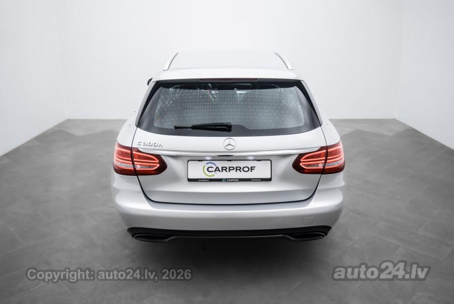 Pelēks Mercedes-Benz C-Class 2016 Tallina, ar dzinēja tilpumu 2.10 L un nobraukumu 186 tūkst. km par 12499 €, foto 6 vietnē AUTOMOTO.COM.LV