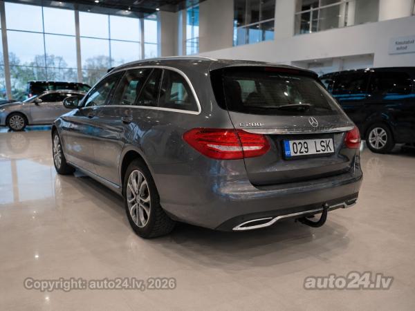 Pelēks Mercedes-Benz C-Class 2016 Tallina, ar dzinēja tilpumu 2.00 L un nobraukumu 203 tūkst. km par 13500 €, foto 3 vietnē AUTOMOTO.COM.LV