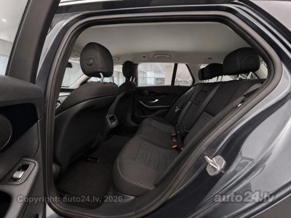 Pelēks Mercedes-Benz C-Class 2016 Tallina, ar dzinēja tilpumu 2.00 L un nobraukumu 203 tūkst. km par 13500 €, foto 7 vietnē AUTOMOTO.COM.LV