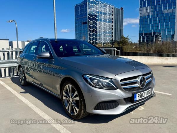 Grey Mercedes-Benz C-Class 2016 in Tallinn, with an engine capacity of 2.00 L and mileage of 130 thousand km for 14990 €, photo 4 on AUTOMOTO.COM.LV