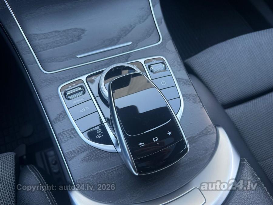 Pelēks Mercedes-Benz C-Class 2016 Tallina, ar dzinēja tilpumu 2.00 L un nobraukumu 130 tūkst. km par 14990 €, foto 20 vietnē AUTOMOTO.COM.LV