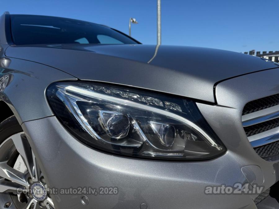Pelēks Mercedes-Benz C-Class 2016 Tallina, ar dzinēja tilpumu 2.00 L un nobraukumu 130 tūkst. km par 14990 €, foto 24 vietnē AUTOMOTO.COM.LV