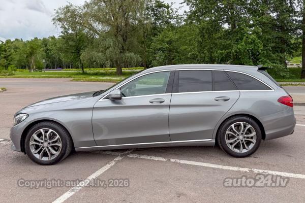 Pelēks Mercedes-Benz C-Class 2016 Tallina, ar dzinēja tilpumu 2.10 L un nobraukumu 243 tūkst. km par 15000 €, foto 4 vietnē AUTOMOTO.COM.LV