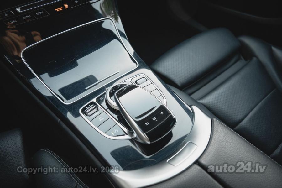 Pelēks Mercedes-Benz C-Class 2016 Tartu, ar dzinēja tilpumu 2.10 L un nobraukumu 213 tūkst. km par 13500 €, foto 14 vietnē AUTOMOTO.COM.LV