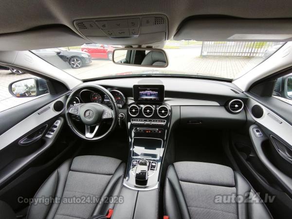 Grey Mercedes-Benz C-Class 2016 in Tartu, with an engine capacity of 2.10 L and mileage of 205 thousand km for 13500 €, photo 5 on AUTOMOTO.COM.LV