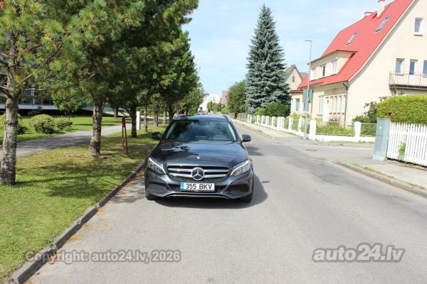 Grey Mercedes-Benz C-Class 2016 in Tallinn, with an engine capacity of 2.00 L and mileage of 275 thousand km for 12000 €, photo 4 on AUTOMOTO.COM.LV