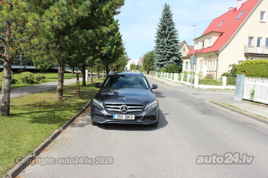 Grey Mercedes-Benz C-Class 2016 in Tallinn, with an engine capacity of 2.00 L and mileage of 275 thousand km for 12000 €, photo 5 on AUTOMOTO.COM.LV