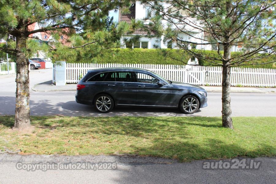 Grey Mercedes-Benz C-Class 2016 in Tallinn, with an engine capacity of 2.00 L and mileage of 275 thousand km for 12000 €, photo 7 on AUTOMOTO.COM.LV