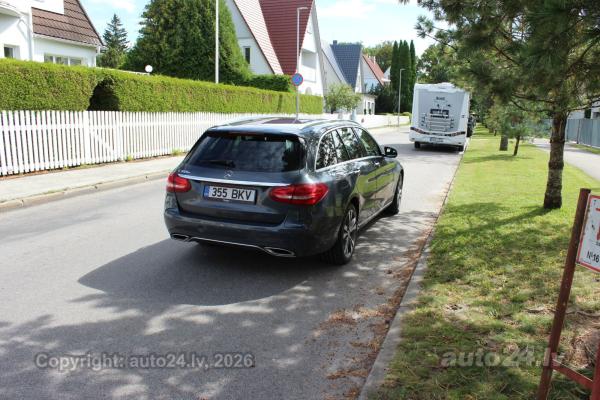 Grey Mercedes-Benz C-Class 2016 in Tallinn, with an engine capacity of 2.00 L and mileage of 275 thousand km for 12000 €, photo 7 on AUTOMOTO.COM.LV