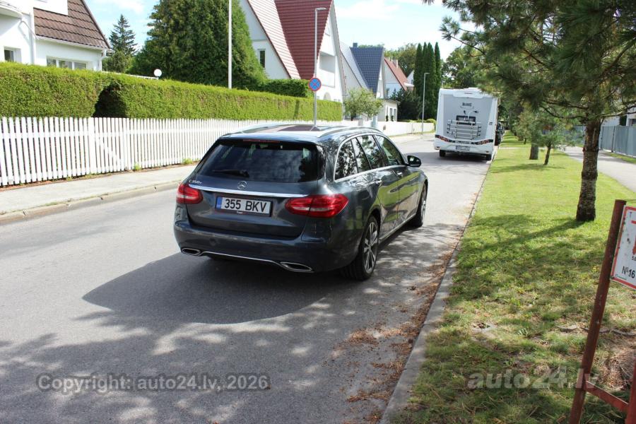 Grey Mercedes-Benz C-Class 2016 in Tallinn, with an engine capacity of 2.00 L and mileage of 275 thousand km for 12000 €, photo 8 on AUTOMOTO.COM.LV