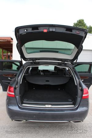 Grey Mercedes-Benz C-Class 2016 in Tallinn, with an engine capacity of 2.00 L and mileage of 275 thousand km for 12000 €, photo 16 on AUTOMOTO.COM.LV