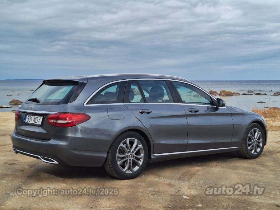 Grey Mercedes-Benz C-Class 2017 in Tallinn, with an engine capacity of 2.10 L and mileage of 309 thousand km for 11500 €, photo 6 on AUTOMOTO.COM.LV