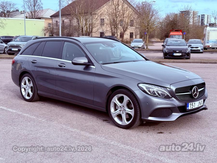Grey Mercedes-Benz C-Class 2017 in Tallinn, with an engine capacity of 2.10 L and mileage of 235 thousand km for 17900 €, photo 4 on AUTOMOTO.COM.LV