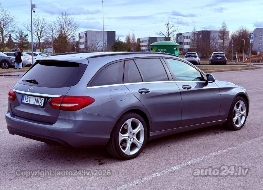 Grey Mercedes-Benz C-Class 2017 in Tallinn, with an engine capacity of 2.10 L and mileage of 235 thousand km for 17900 €, photo 5 on AUTOMOTO.COM.LV
